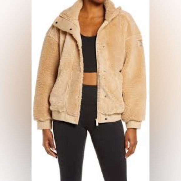 ALO Yoga | Jackets & Coats | New Alo Yoga Varsity Sherpa Jacket Camel ...